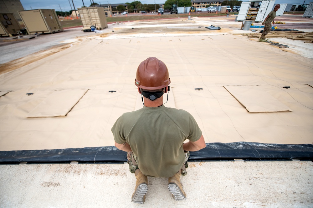 DVIDS - Images - 635MMG Airmen brings down BEAR base [Image 11 of 30]