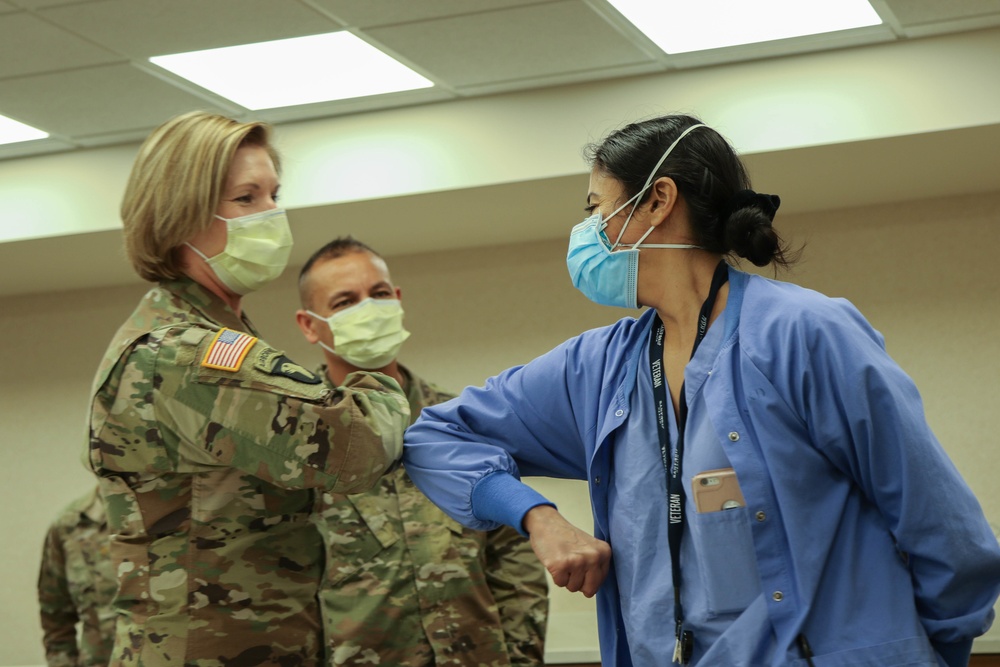 DVIDS - Images - US Army North commanding general visits Fargo ...