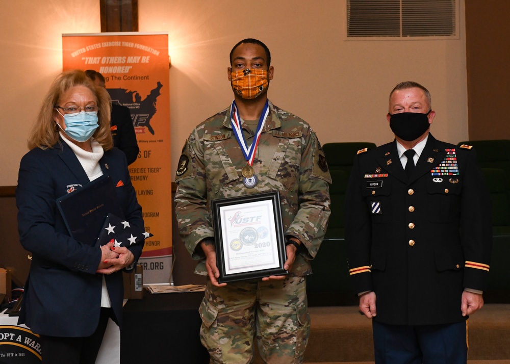 DVIDS - Images - Receiving an award plaque during Exercise United ...