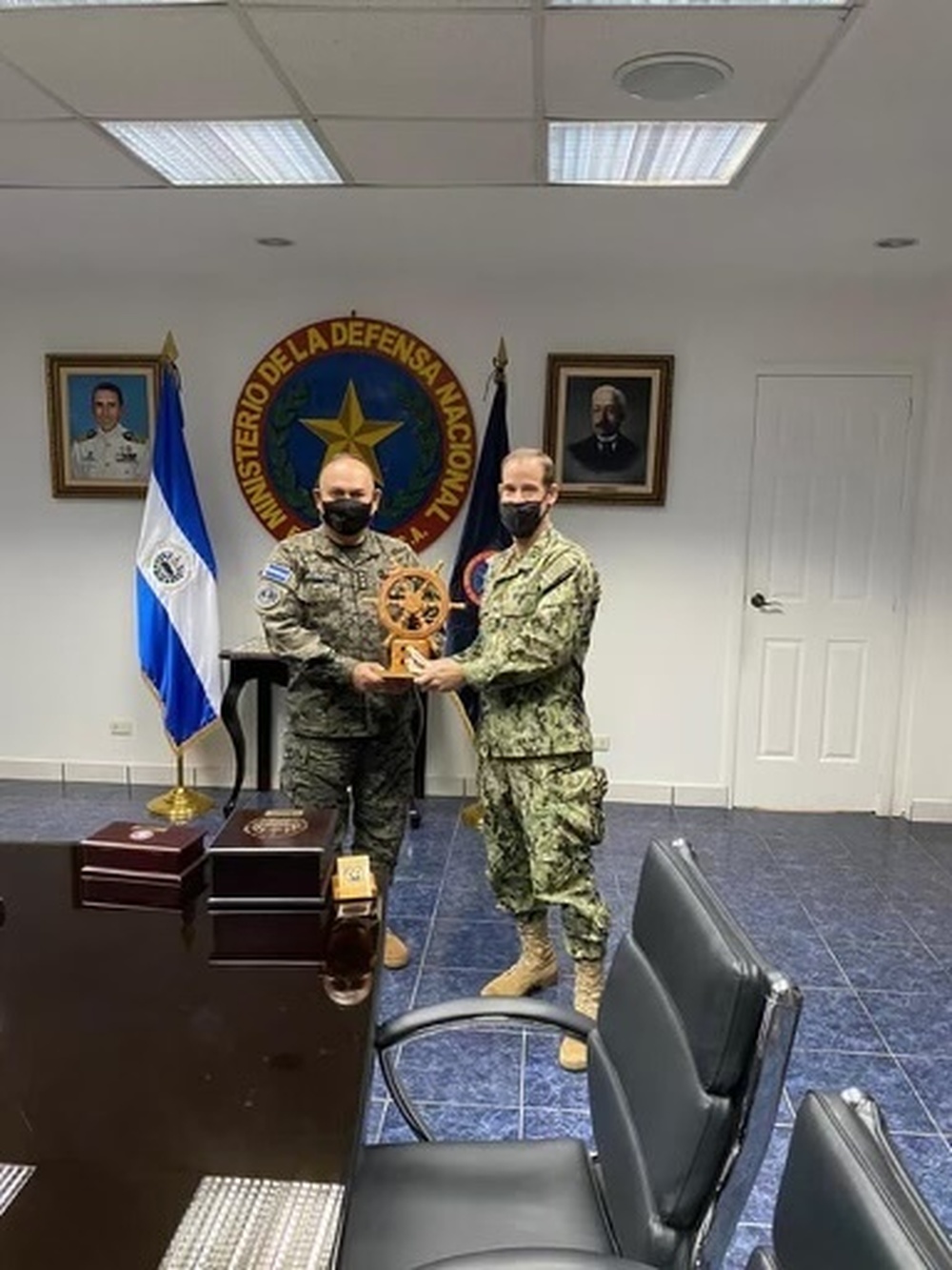 DVIDS - News - Commander of Special Operations Command South visits El ...