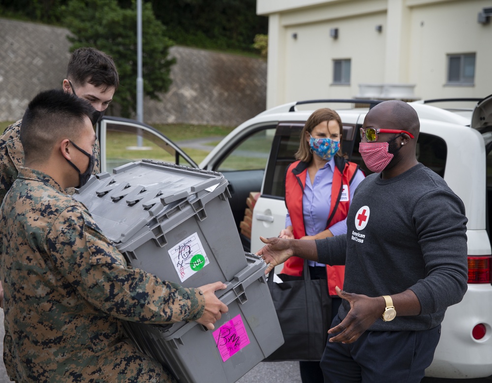 DVIDS - Images - American Red Cross Delivers Care Packages and Pizza to ...