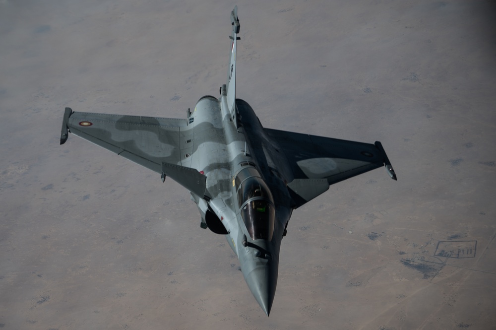 DVIDS - Images - U.S. Air Force refuels Qatari Emiri Air Force Rafales ...