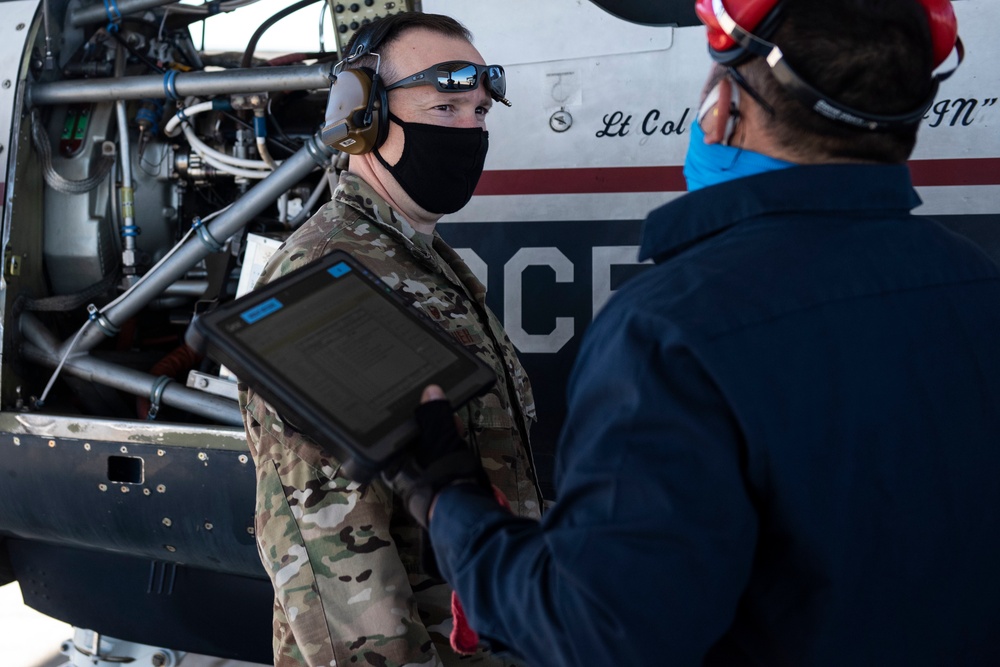 DVIDS - Images - Col. Prather T-6 immersion tour [Image 13 of 22]