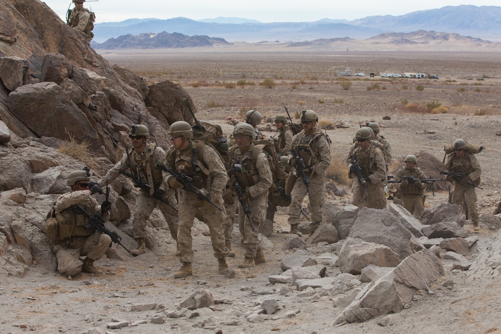 DVIDS - Images - 2/3 Conducts Range 400 [Image 8 of 10]