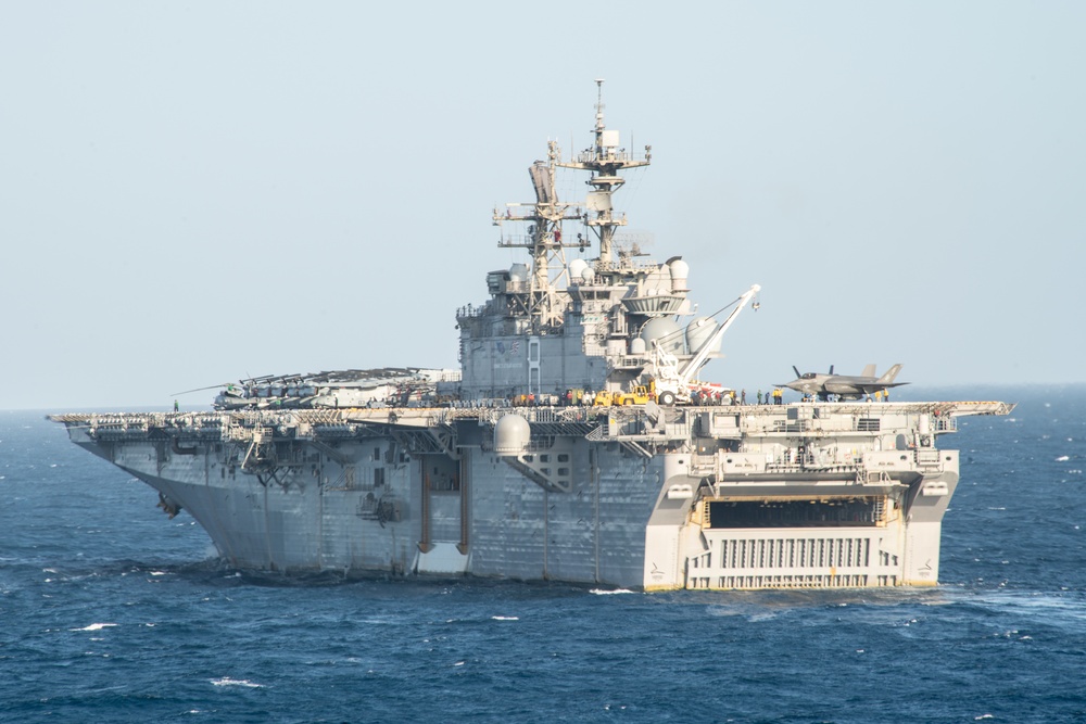 DVIDS - Images - Makin Island ARG, 15th MEU steam through the Indian ...