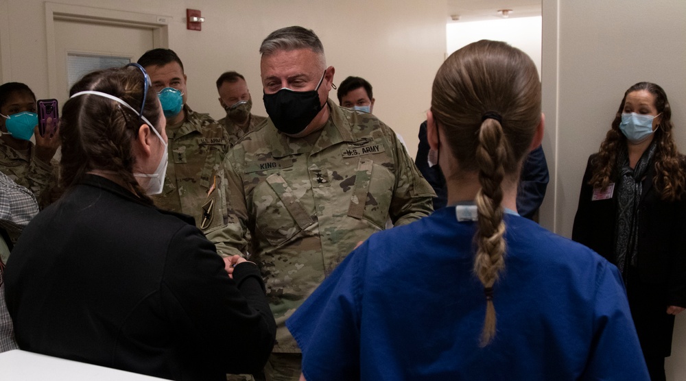 DVIDS - Images - Maj. Gen. King Visits LAC+USC Medical Center [Image 4 ...