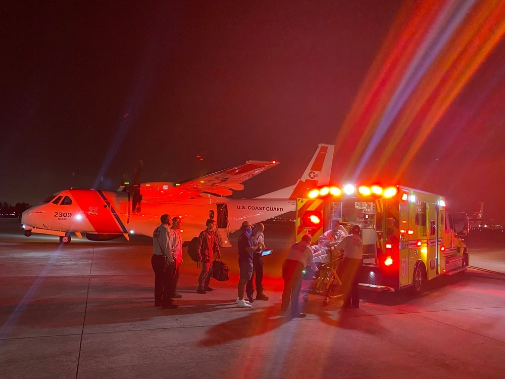 DVIDS - Images - Coast Guard medevacs injured man from the Bahamas ... DVIDS - Images - Coast Guard medevacs injured man from the Bahamas ...