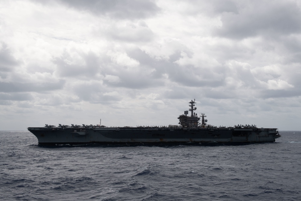 DVIDS - Images - USS Nimitz Steams in the Pacific Ocean [Image 5 of 5]