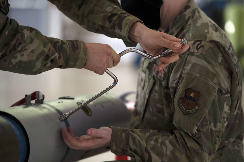 DVIDS - Images - Weapons Load Competition [Image 5 of 12]