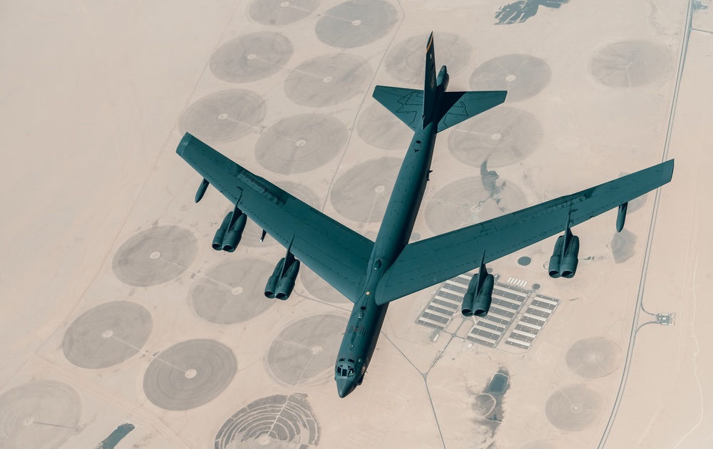 DVIDS - Images - 350th EARS fuels B-52 Bomber Task Force [Image 16 of 17]
