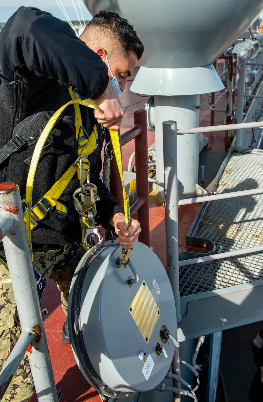 DVIDS - Images - GHWB Sailors Work at Extreme Heights [Image 12 of 17]
