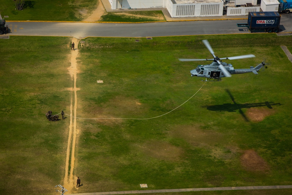 DVIDS - Images - HMLA SPIE of Force Recon [Image 6 of 7]