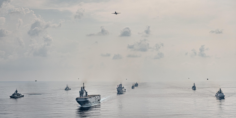 DVIDS - Images - Ships operate in the Bay of Bengal in support of ...