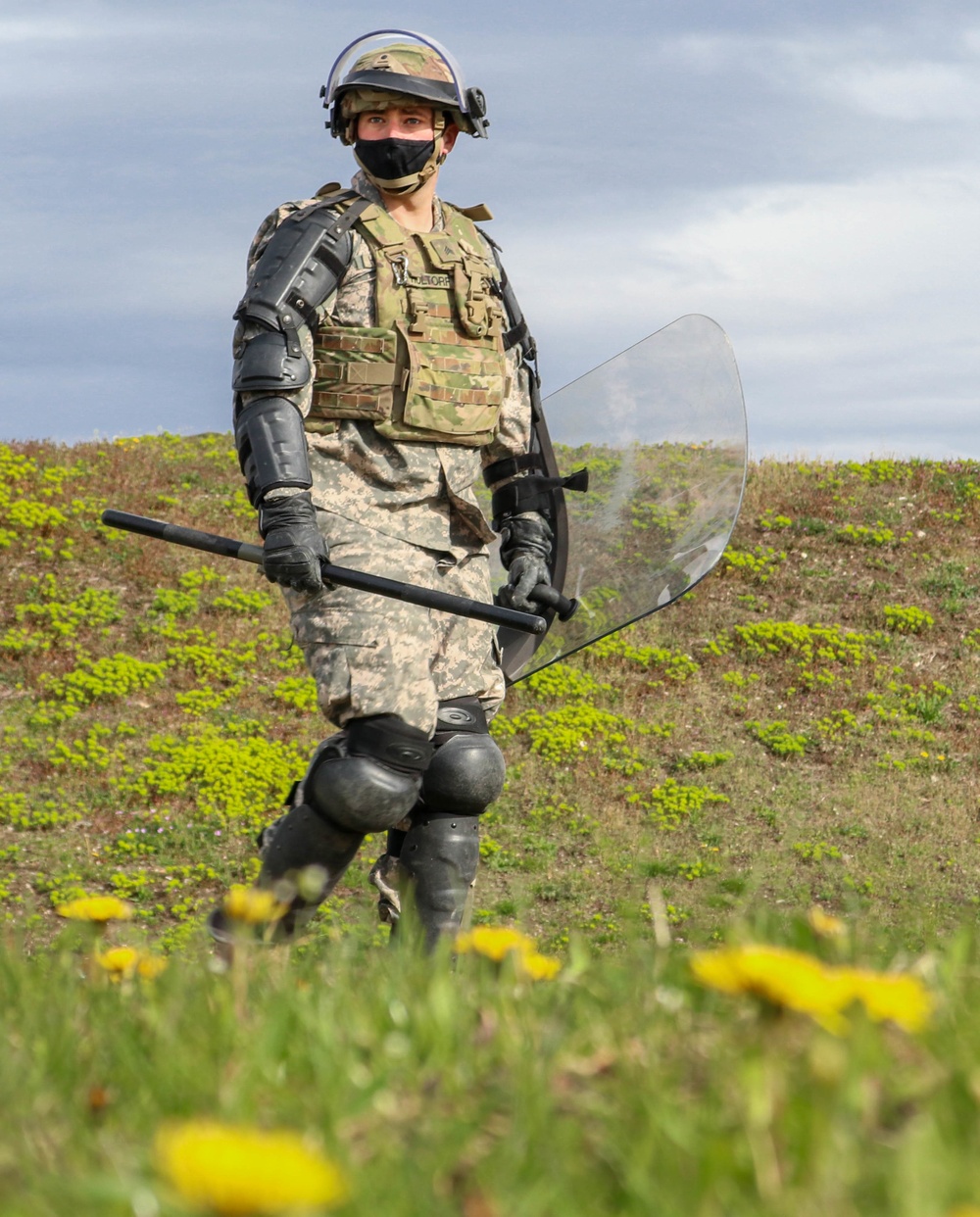 DVIDS - Images - Iowa Cavalry Soldiers brave fire phobia training ...