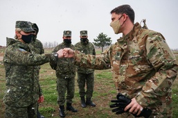 U.S. KFOR Soldiers train KSF in MEDEVAC procedures