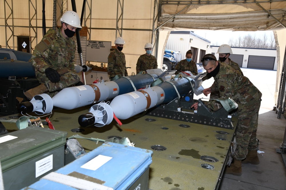 DVIDS - Images - 148th Fighter Wing Munitions Specialists conduct ...