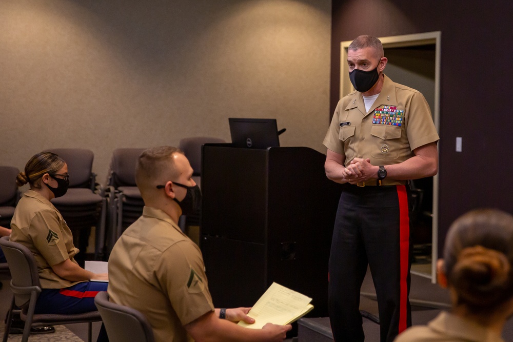 DVIDS - Images - MCRC CG Visits 4th Marine Corps District [Image 1 of 4]