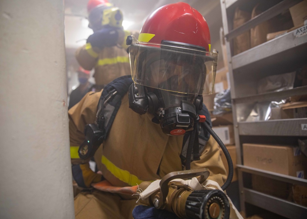 DVIDS - Images - Sailors aboard USS Barry conduct firefighting training