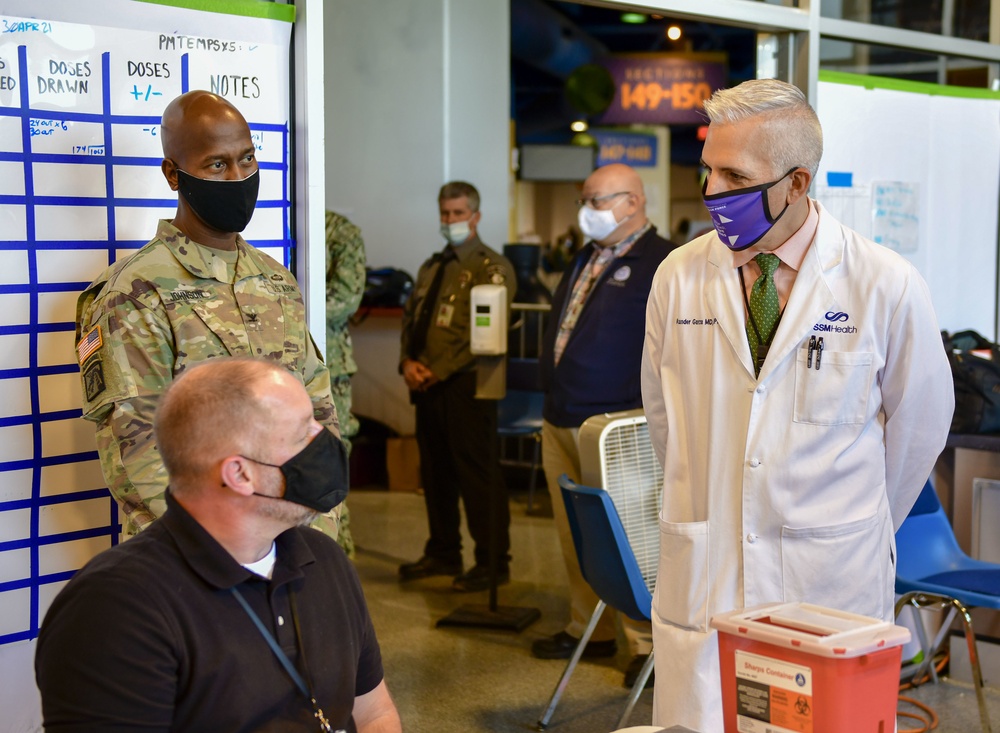 DVIDS - Images - Dr. Alex Garza visits St. Louis Community Vaccination ...