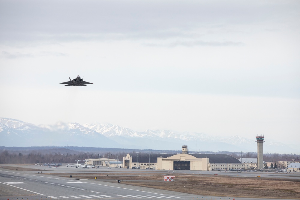 DVIDS - Images - A Raptor shows its belly [Image 4 of 6]