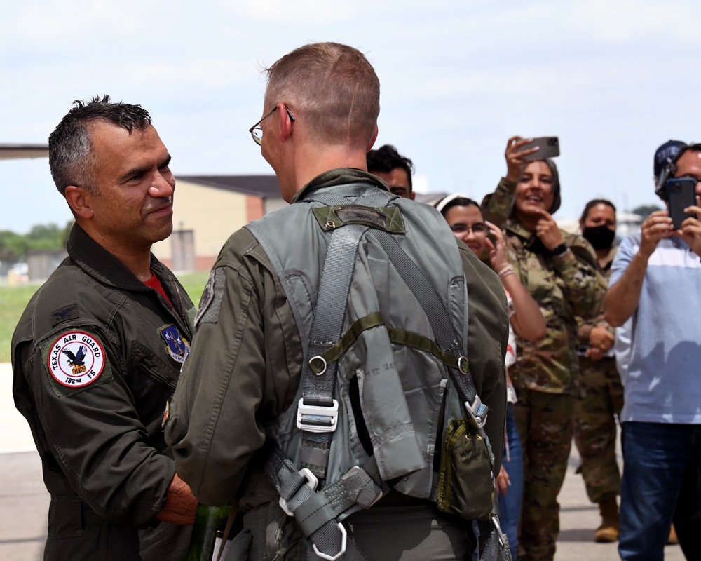 DVIDS - Images - 149th FW commander pilots his last flight [Image 3 of 7]
