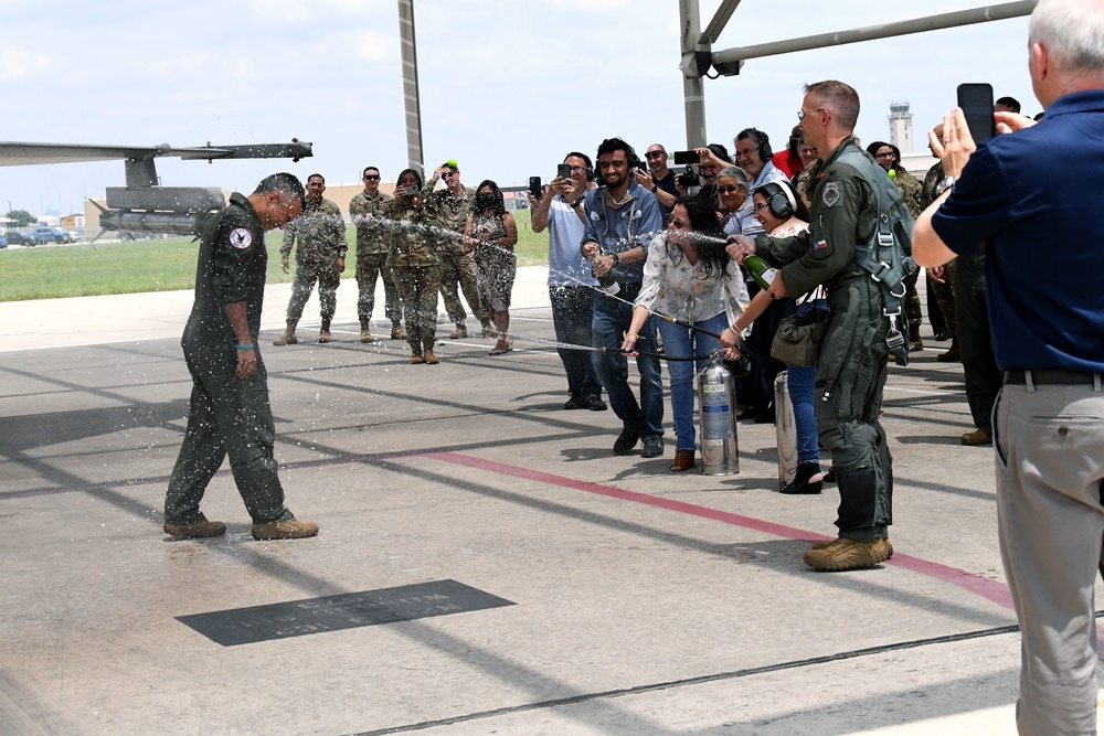 DVIDS - Images - 149th FW commander pilots his last flight [Image 4 of 7]