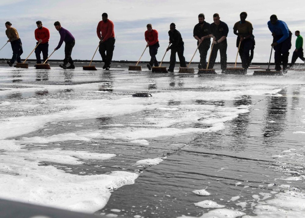 DVIDS - Images - USS Hershel "Woody" Williams fresh water wash down ...