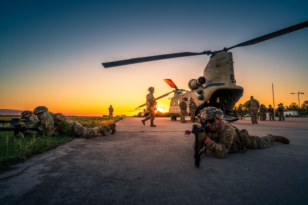 DVIDS - Images - Ready to Fight: 12th CAB flexes air assault muscles during Swift Response 21 ...