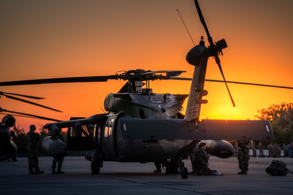 DVIDS - Images - Ready to Fight: 12th CAB flexes air assault muscles ...