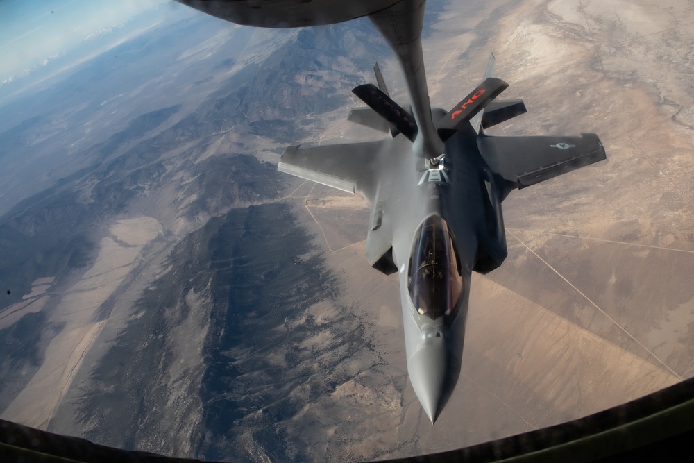 DVIDS - Images - Utah ANG Refuels F-35 Lightning II [Image 3 of 8]