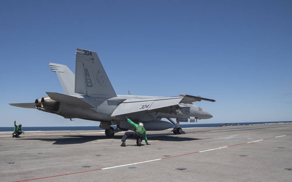 DVIDS - Images - Carrier qualifications qualifications certify naval ...