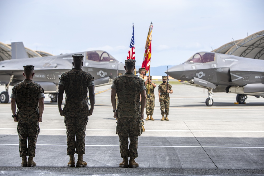 DVIDS - Images - VMFA-121 relief and appointment ceremony [Image 16 of 22]