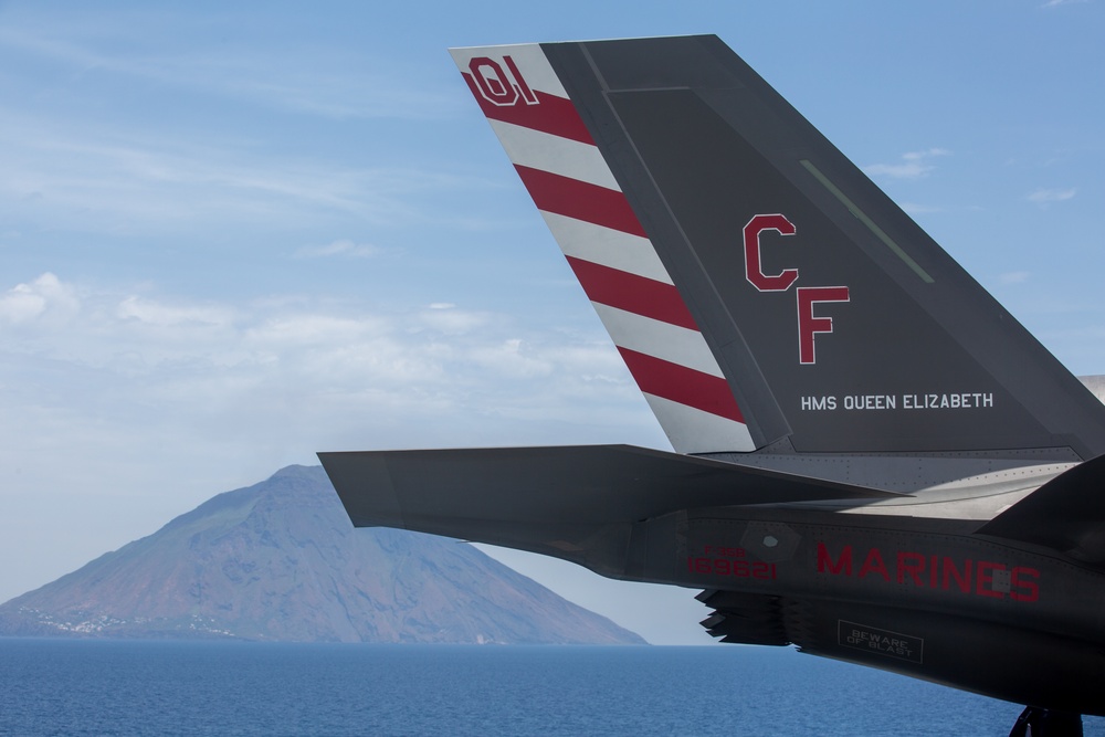 DVIDS - Images - CSG-21 Transit Strait of Messina [Image 5 of 5]