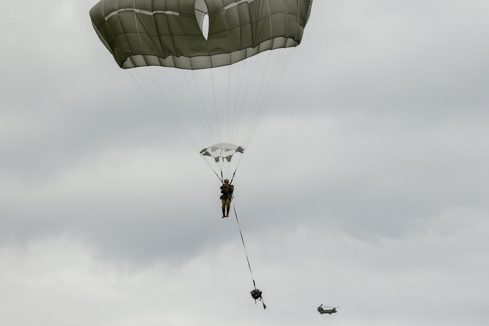 DVIDS - Images - Spartans Jump with Sugar Bears [Image 5 of 15]