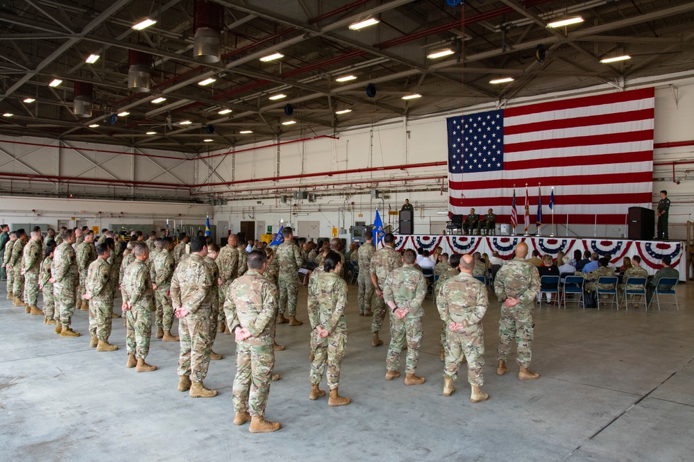 DVIDS - Images - 125th operations group changes command [Image 3 of 7]