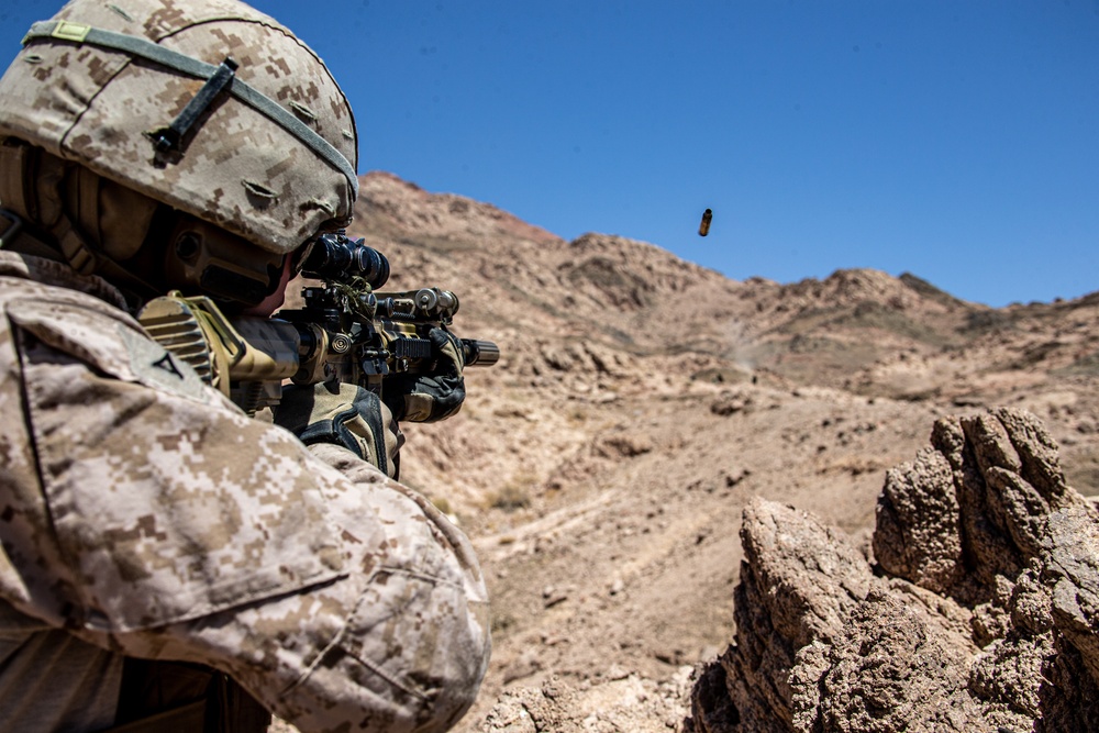 DVIDS - Images - 2/1 Infantry Automatic Rifle Range 200 [Image 3 of 8]