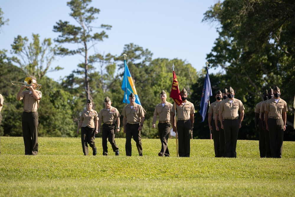 DVIDS - Images - Combat Logistics Regimient 27 Change of Command [Image ...