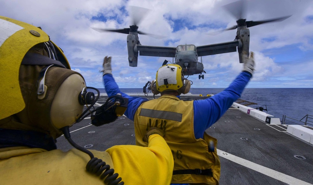 DVIDS - Images - USS John P. Murtha (LPD 26) Flight Quarters [Image 5 of 6]