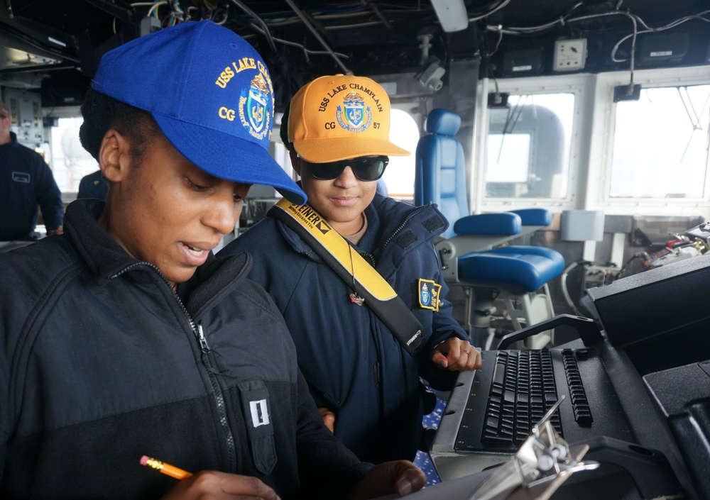 DVIDS - Images - USS Lake Champlain (CG 57) Sailors Stand Bridge Watch