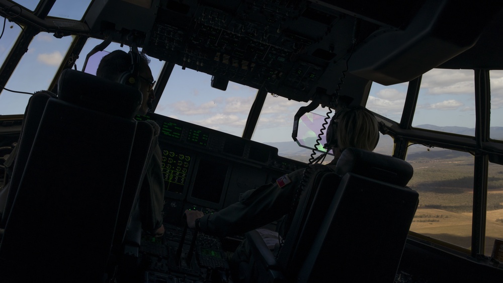 DVIDS - Images - Talisman Sabre 21: U.S. Marines with VMGR-152 refuel Australian F/A-18s [Image ...