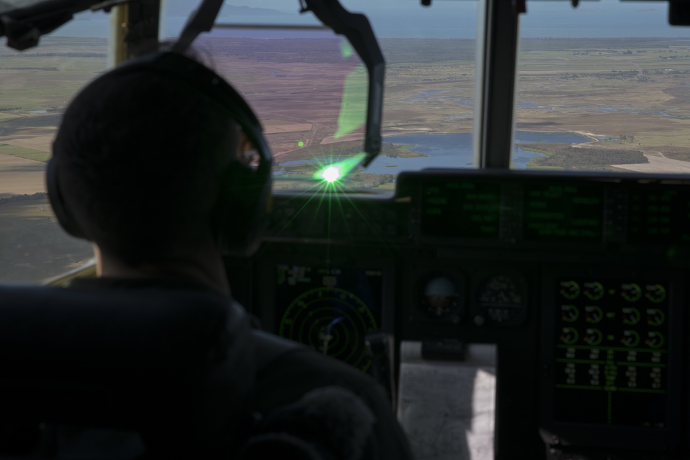 DVIDS - Images - Talisman Sabre 21: U.S. Marines with VMGR-152 refuel Australian F/A-18s [Image ...