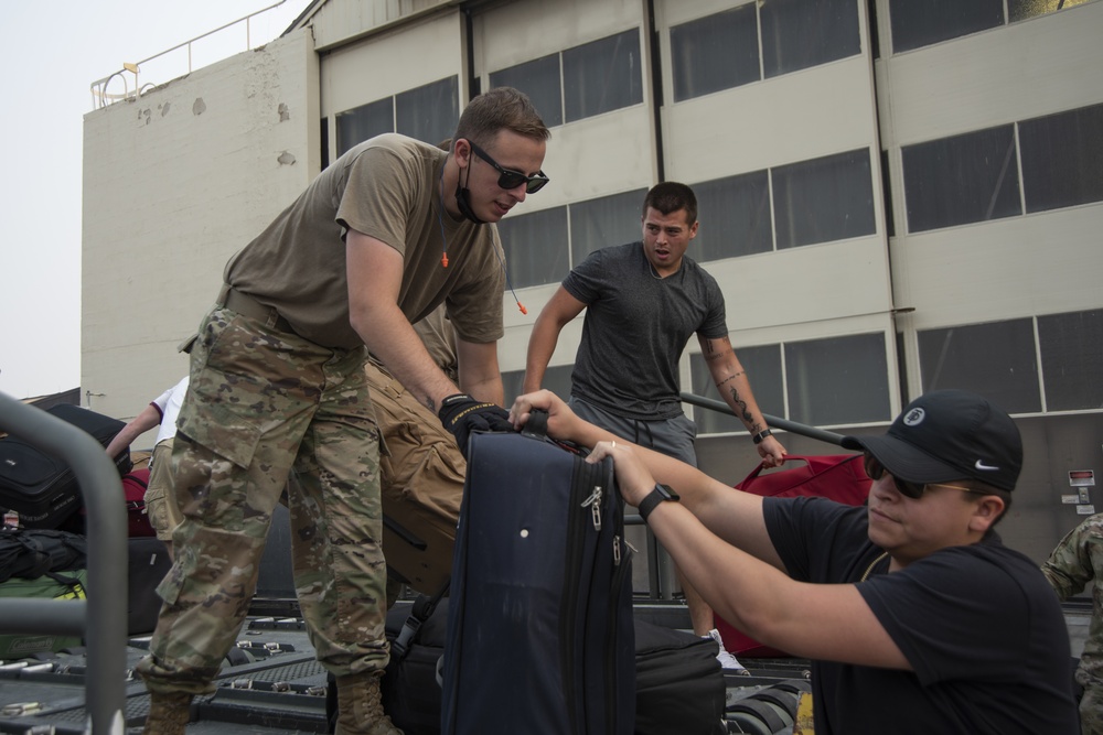 DVIDS - Images - 366th LRS and 21st AS offloads cargo from a C-17 ...