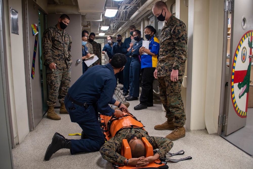 DVIDS - Images - USS Portland (LPD 27) Medical Training [Image 2 of 5]