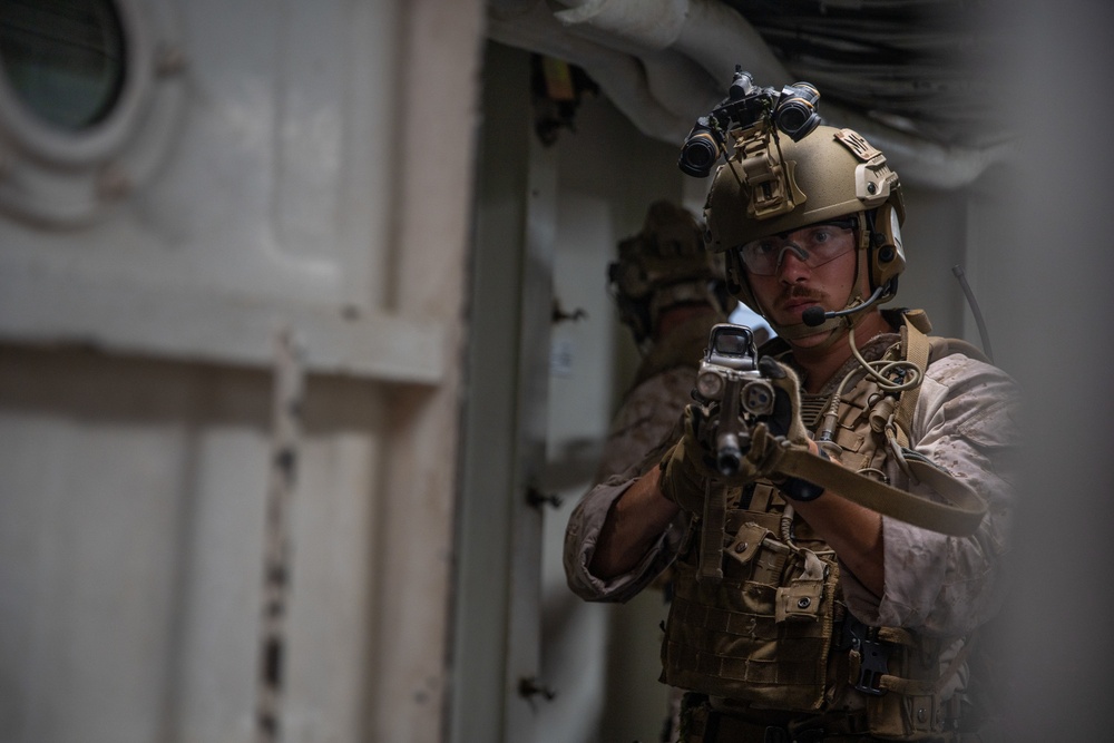 DVIDS - Images - 11th MEU ADRD Marines conduct ship clearing drills ...