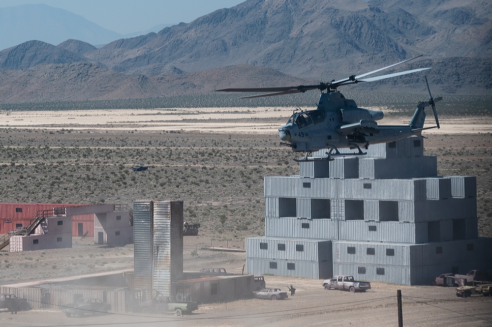 DVIDS - Images - MLHA 775 and 66th WPS integrated training [Image 6 of 13]