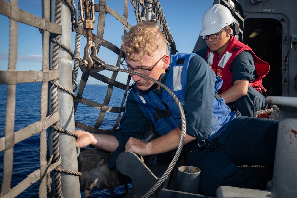 DVIDS - Images - Sioux City Sailors Lower Flight Deck Nets During Sea ...