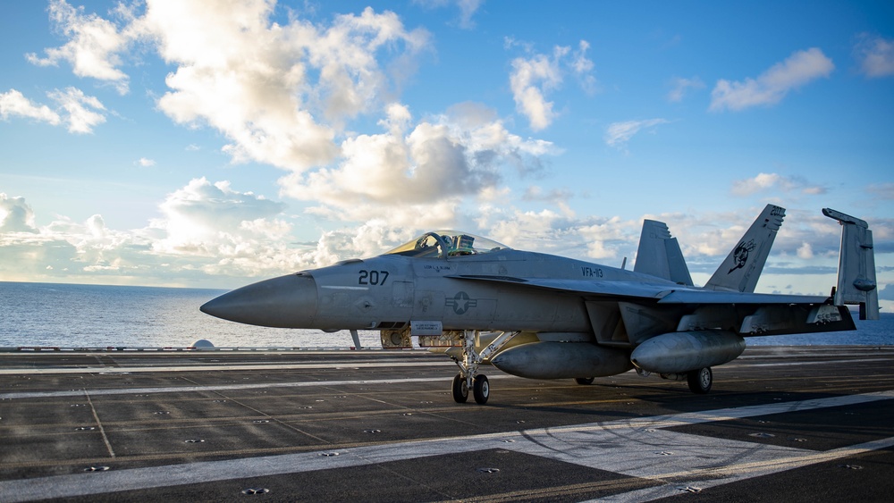 DVIDS - Images - USS Carl Vinson (CVN 70) Conducts Flight Operations in ...