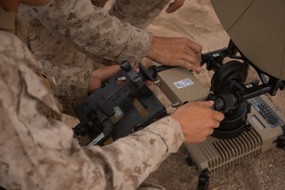 DVIDS - Images - 3d Marines Establish Network on the Move Systems ...