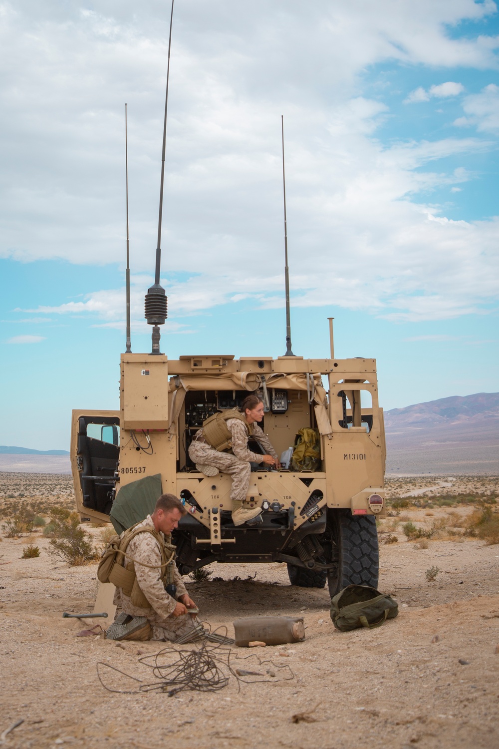 DVIDS - Images - 3d Marines Establish Network on the Move Systems ...