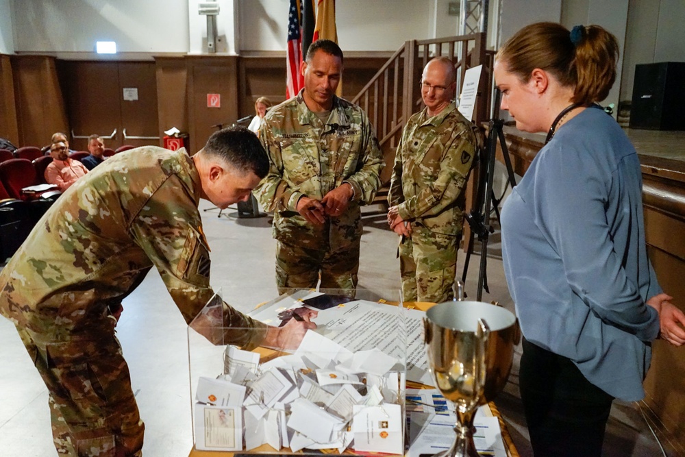 DVIDS - Images - Garrison celebrates workforce at all-hands gathering